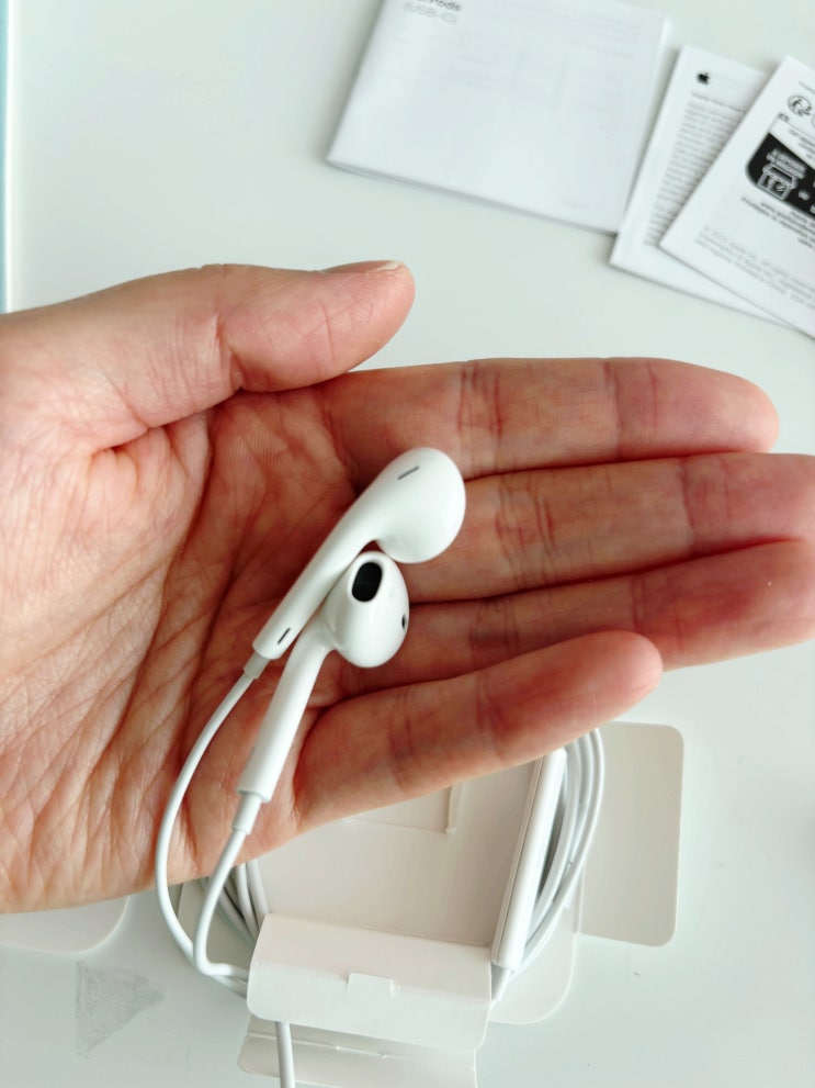 애플 정품 usb-c타입 커넥터 EarPods, 아이폰15 이후 줄이어폰 내돈내산 만족후기 : 네이버 블로그