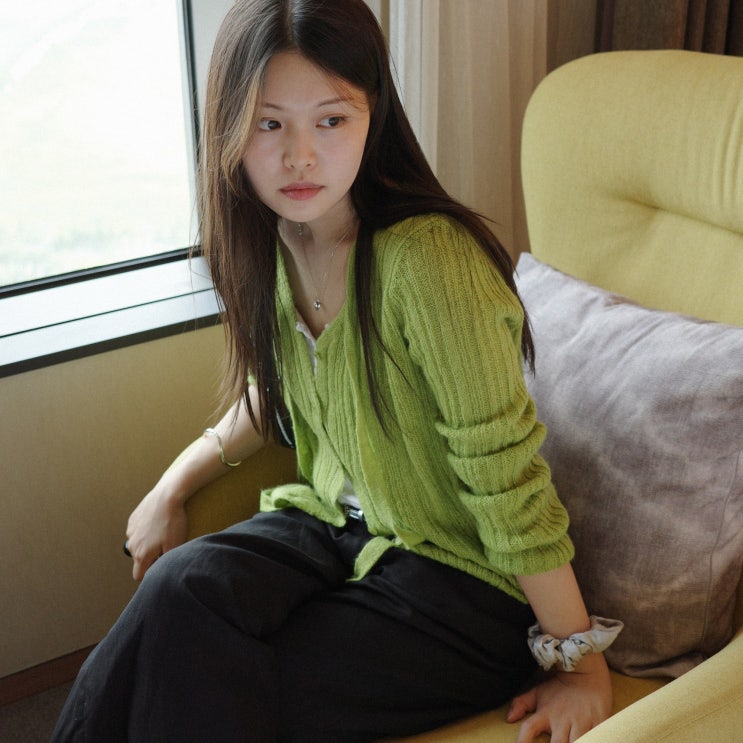 【FRIVER07】 프리버07 25FW｜가을 무드에 톡! 올리브가디건 후기 : 네이버 블로그