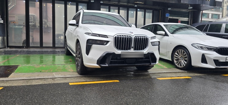 BMW X7 40i 전동사이드스텝 시공, 사이드스커트 교체로 더 완벽한 조합 완성하기 : 네이버 블로그