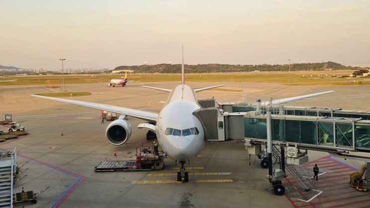 [아시아나항공 탑승기] 인천 - 방콕 아시아나항공 OZ741편 탑승후기 (보잉 777, 기내식, 비즈니스 스위트 라운지 ...