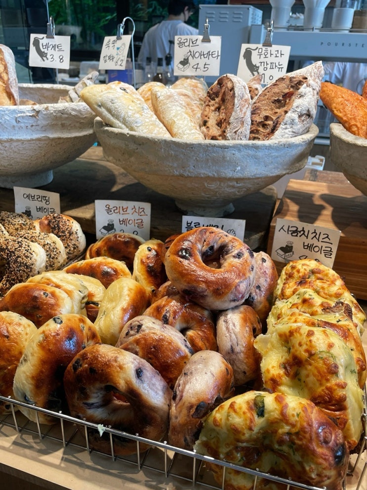 동편마을 카페 헤이도우, 빵 맛집 인덕원 대형카페(HEY DOUGH) : 네이버 블로그