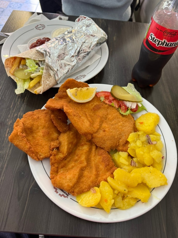 [내돈내산] 오스트리아 빈 중앙역 슈니첼 로컬맛집 ‘ 슈니첼킹 Schnitzel King ’ 솔직후기 🤍 : 네이버 블로그
