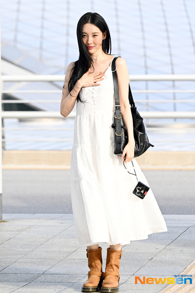 공항을 런웨이로 바꾼 선미패션, 그녀가 선택한 DAZY 원피스의 비밀 SHEIN : 네이버 블로그
