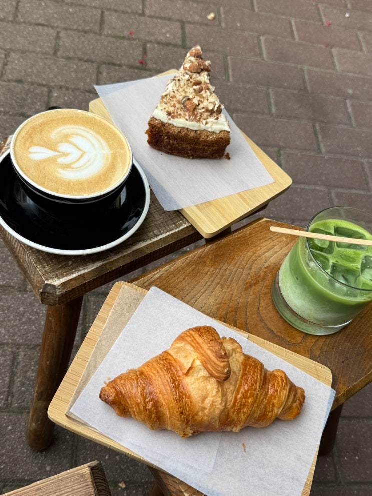 베를린 3대 커피 더 반 The Barn Café Checkpoint Charlie, 산미가 가장 약해서 한국카페와 유사함 ...