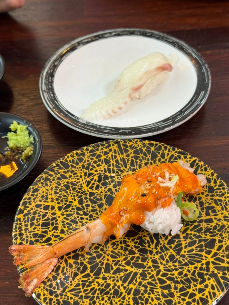 [광주 _ 북구] 본촌동 아기의자있는 광주 회전초밥 맛집 초밥의계절 : 네이버 블로그