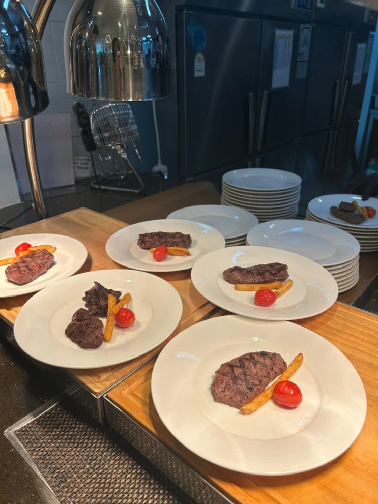 BST 레스토랑* 스테이크 런치 뷔페 가성비 명동 맛집 가격 및 주차 : 네이버 블로그