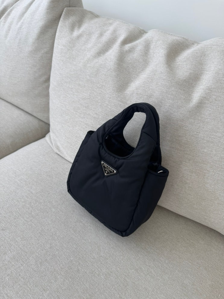 SOLD OUT PRADA / 프라다 패딩 리나일론 미니백 : 네이버 블로그