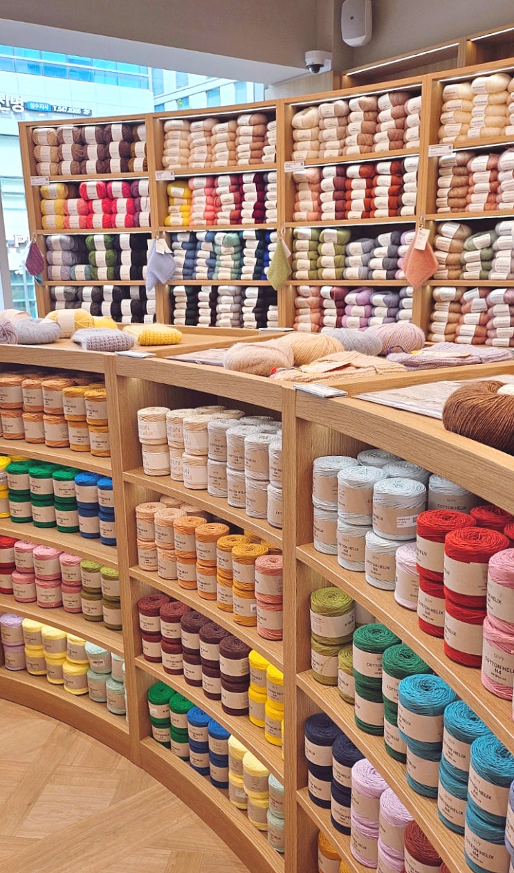 성수동 핫플 뜨개카페 쎄비하우스 SEVY HAUS 입장 대기시간 및 주차정보, 매장 둘러보기 : 네이버 블로그