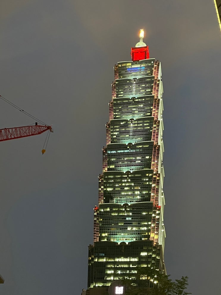 [대만] 3박 4일 혼자 여행 - 3 (세븐일레븐/딘타이펑A4점/스타벅스/타이베이101야경/이지카드잃어버림)_25.05.19 : 네이버 블로그