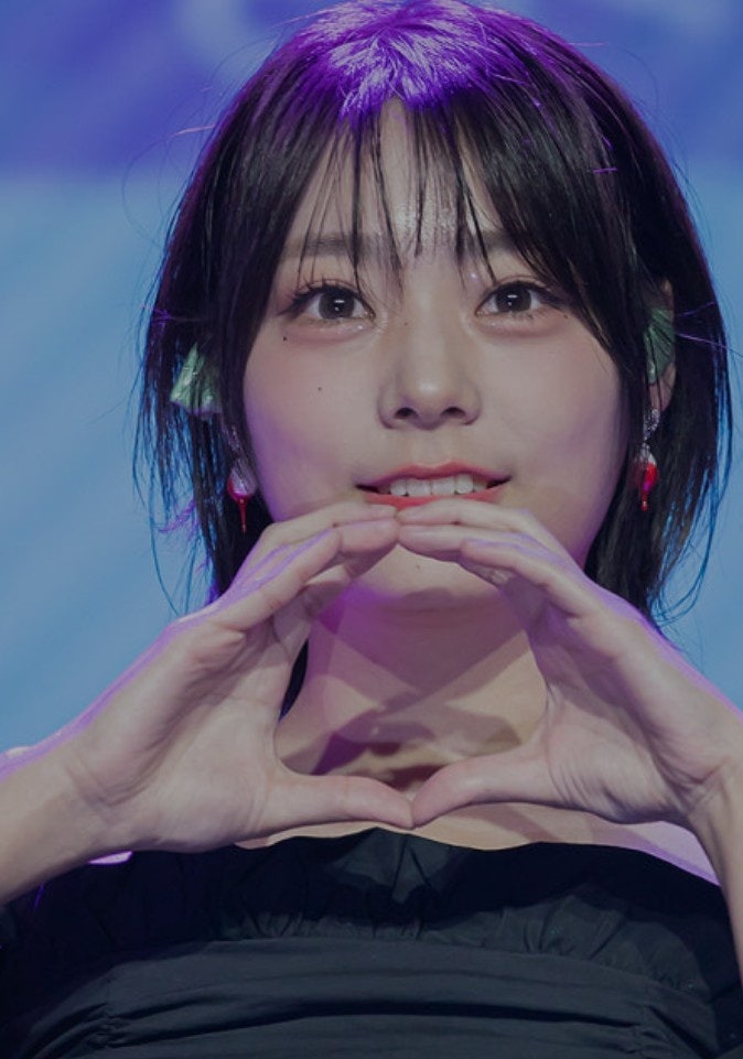 QWER 시연, 응원봉 표절 논란 속 팀킬 발언까지…팬들 반응 엇갈려 : 네이버 블로그