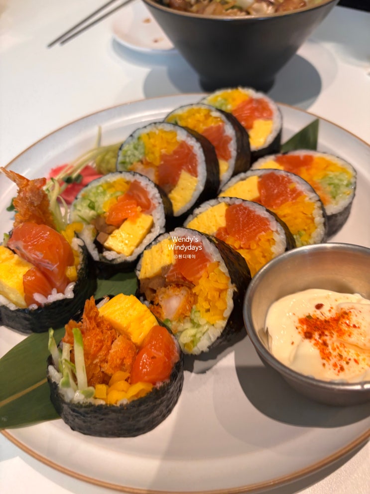 광화문역 맛집 초이다이닝 | 두툼한 연어 후토마끼 솔직 리뷰 : 네이버 블로그