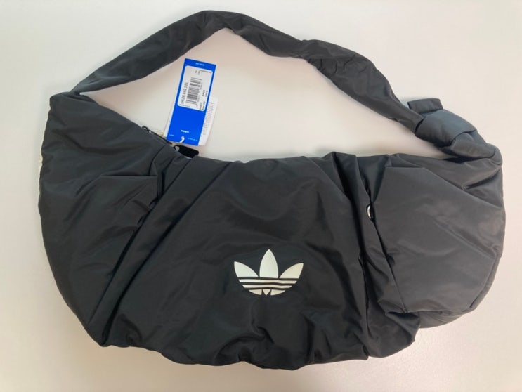 [ 아디다스/ adidas ] 가볍고 귀여운 아디다스 크로와상백 실사용 후기/ 호보백, 만두백, 크로스백 숄더백 KA9271 ...
