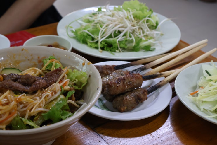 다낭 넴루이 로컬 맛집 내돈내산 미슐랭 맛집 Quán Phú Hồng : 네이버 블로그