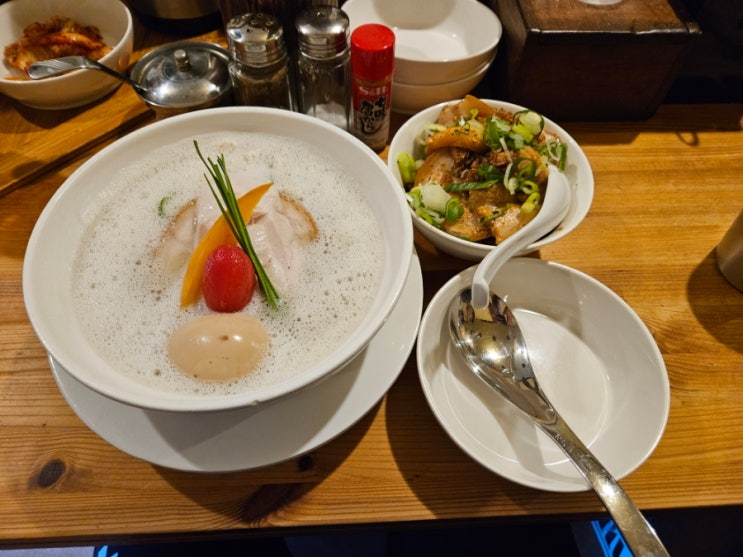 옥토끼제면소 / #닭백탕 #토리파이탄 #차슈덮밥 : 네이버 블로그
