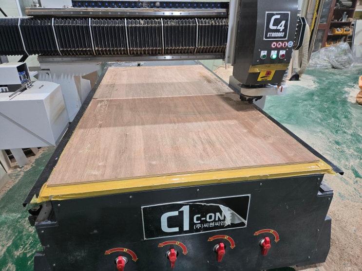[현대CNC산업] 합리적인 CNC가공비! 일반합판 E0·E1 수입유통업체 1만장 이상 대량보유, 300장 미만 당일출고 CNC가공 전문업체! : 네이버 블로그