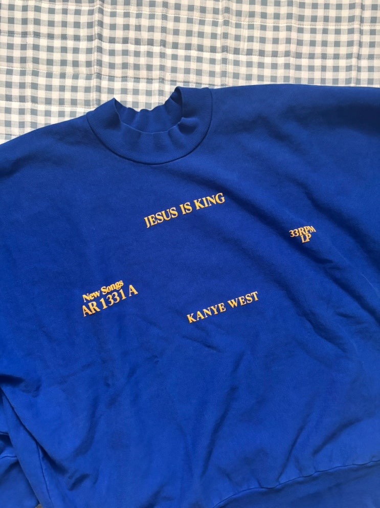 [YZY] 칸예웨스트 Jesus Is King(JIK) Vinyl Crewneck Blue 리뷰 : 네이버 블로그