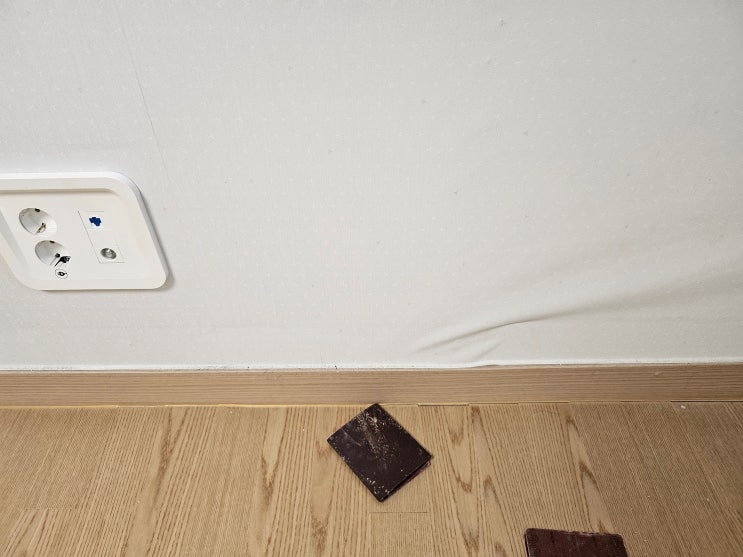 30평 벽 전체 디아망(둘째날) #기흥역더샵 #확장부밀착면꼬임 #에어컨구멍매립 #PR002-12 #디아망회벽크림화이트 : 네이버 블로그