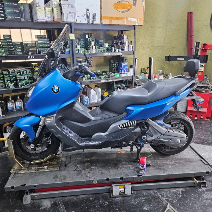 BMW C600S 진공관 호스 및 점화플러그 교체 후기 오토바이 정비 부품 : 네이버 블로그