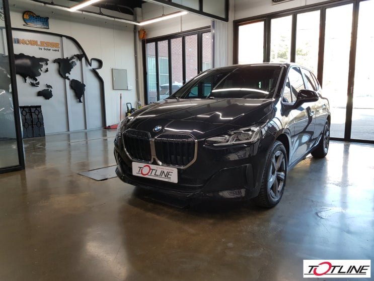 BMW 2시리즈 220i 차량에 같은 QHD라도 순정보다 선명한 아이나비 QXD1 Plus로 교체했습니다 : 네이버 블로그