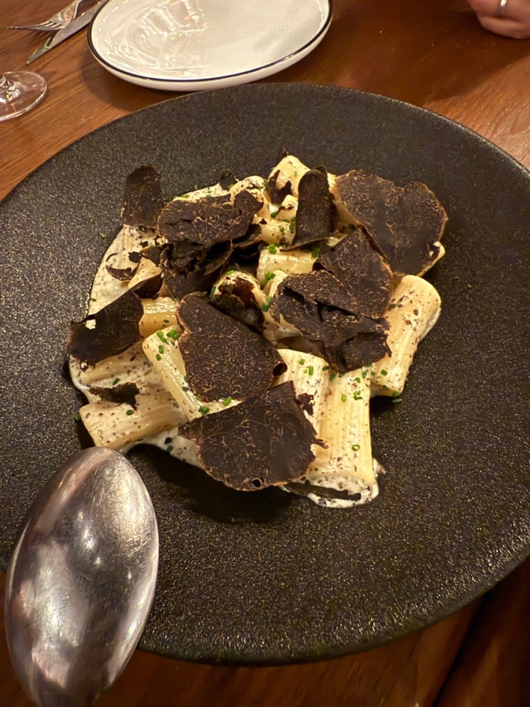 Pici/Frites/한국헤어/연남동홍콩/Nissa La Bella/마카오 북방관/Oolaa Central/Alchemy ...