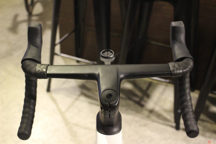 TAVELO AVRO Gen-1 일체형 핸들바 장착 출고(TARMAC SL7) : 네이버 블로그