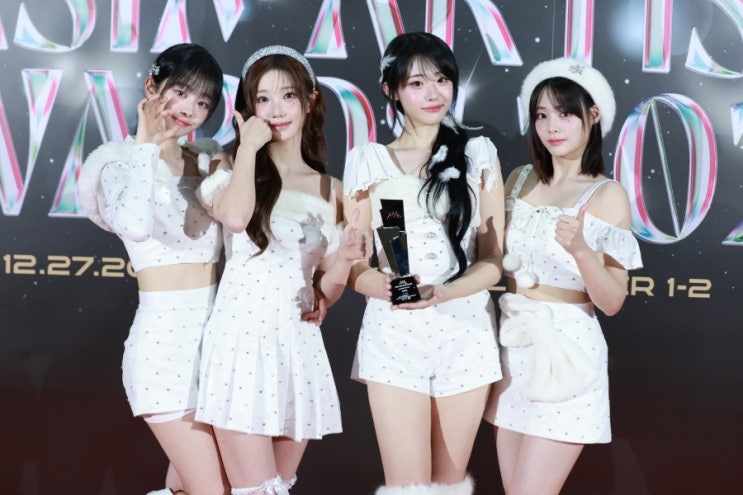 QWER 2024 멜론 연간 차트 10위 달성 🎉 : 네이버 블로그