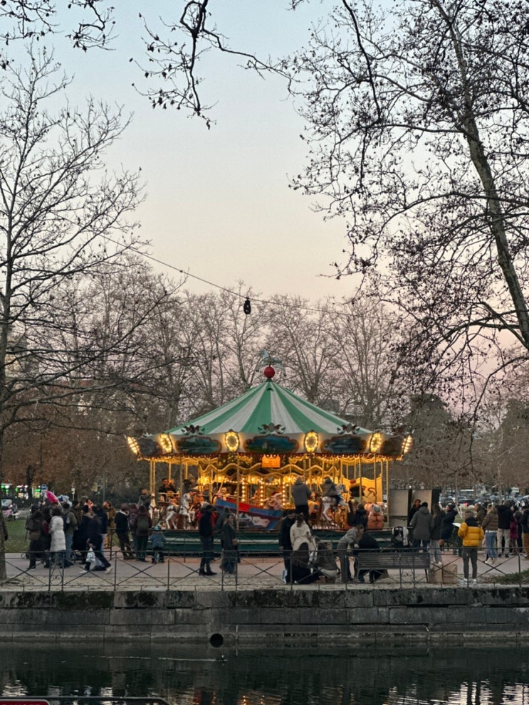 (스압)프랑스 여행 4일차(2편)-안시(Annecy) 호수, 안시 구도심, 크리스마스마켓, 노트르담 드 리에스 성당 : 네이버 블로그