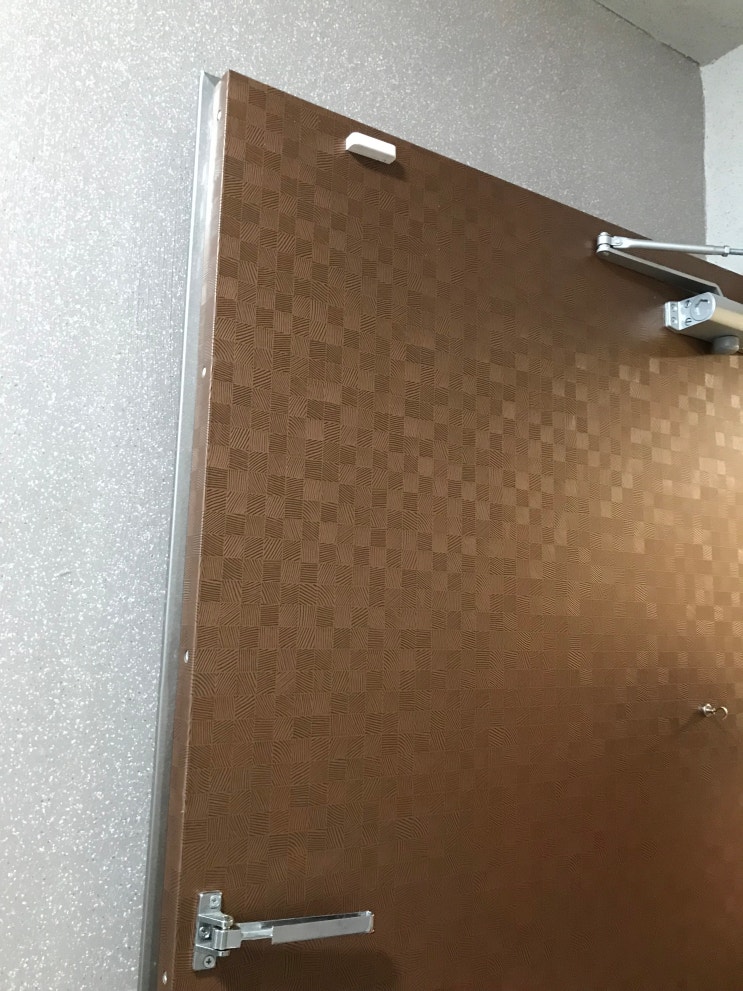 울산 현관문수리: 뻑뻑하고 처진, 잘 안닫히는 아파트 현관문 재설치 : 네이버 블로그