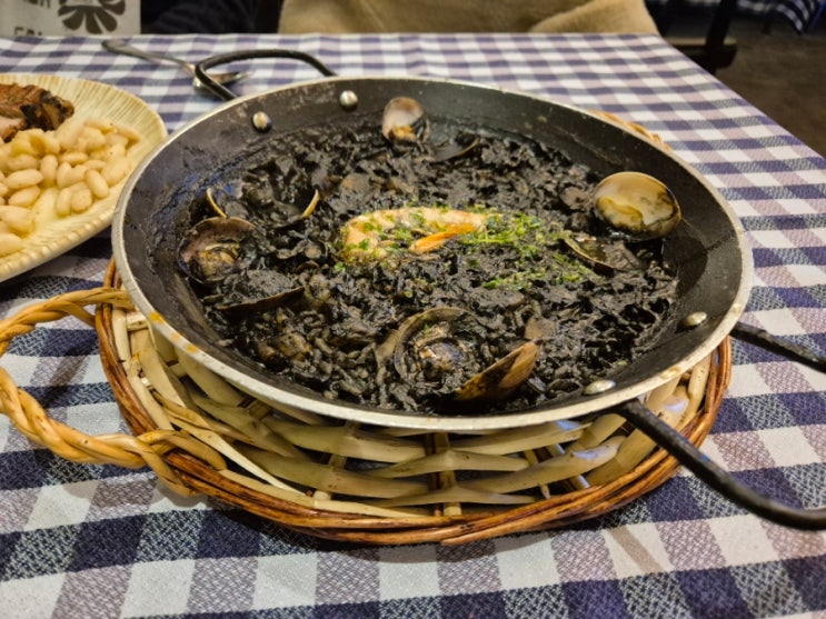 [스페인맛집 / 바르셀로나] 엘 그롭(El Glop Gaudí)_ 이베리코 포크챱, 먹물 빠에야, 칼솟타다 : 네이버 블로그