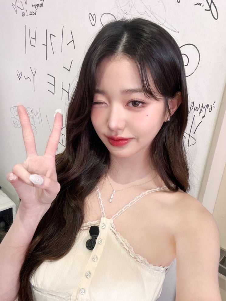 250116 IVE 공식트위터 장원영 : 네이버 블로그