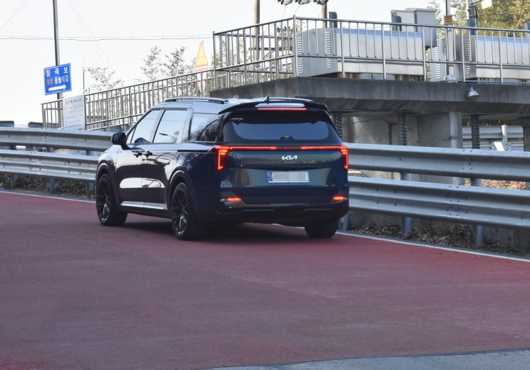 [PHOTO]카니발 KA4 페이스리프트(FL) 스포일러 : 네이버 블로그