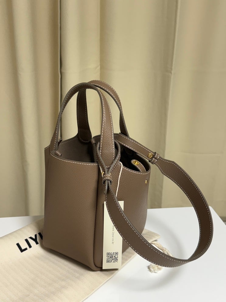 리유르(LIYUR) 아롱디백 W컨셉 디자이너브랜드 내돈내산 후기 : 네이버 블로그