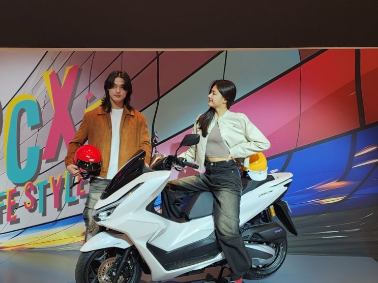 새롭게 출시된 혼다 스쿠터 'PCX', 선택할 수 밖에 없는 4가지 이유 : 네이버 블로그