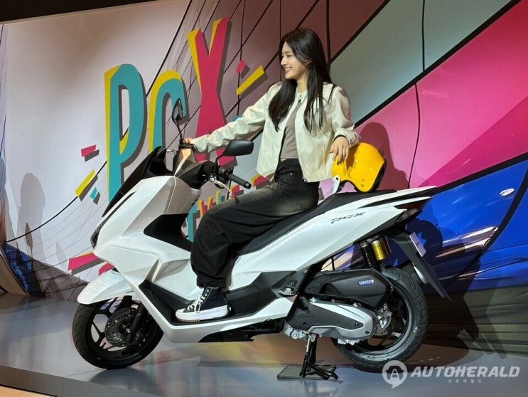 '국민 스쿠터의 대변신' 방지턱에서 더 편안… 혼다 2025년형 PCX 출시 : 네이버 블로그