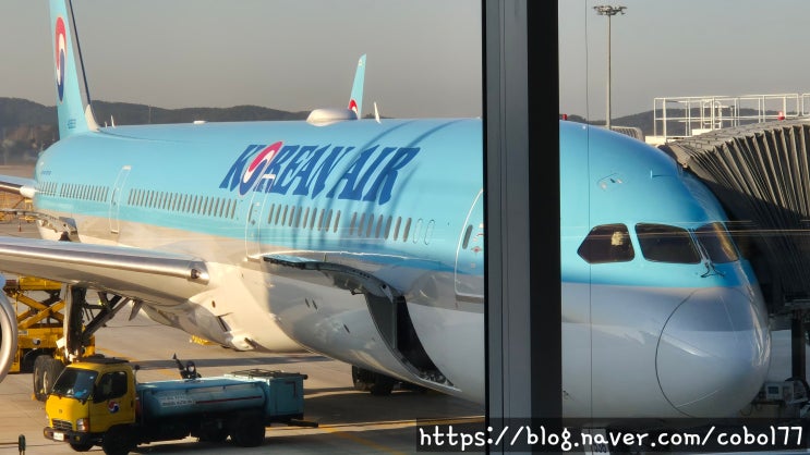 방콕 수완나품 국제공항에서 인천공항, 대한항공 KE654, 보잉787(B787) 일반석 맨 뒷자리, 기내식 후기 : 네이버 블로그