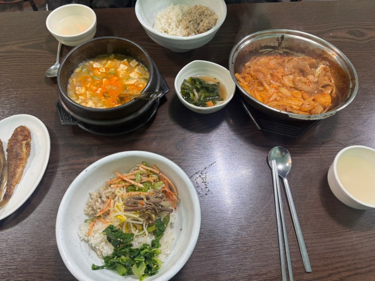 온천장 맛집 보리통 늘 사람이 많은 보리밥 된장찌개 김치찌개 돼지고기볶음 집 래미안포레스티지 우리연합의원 주변 밥집