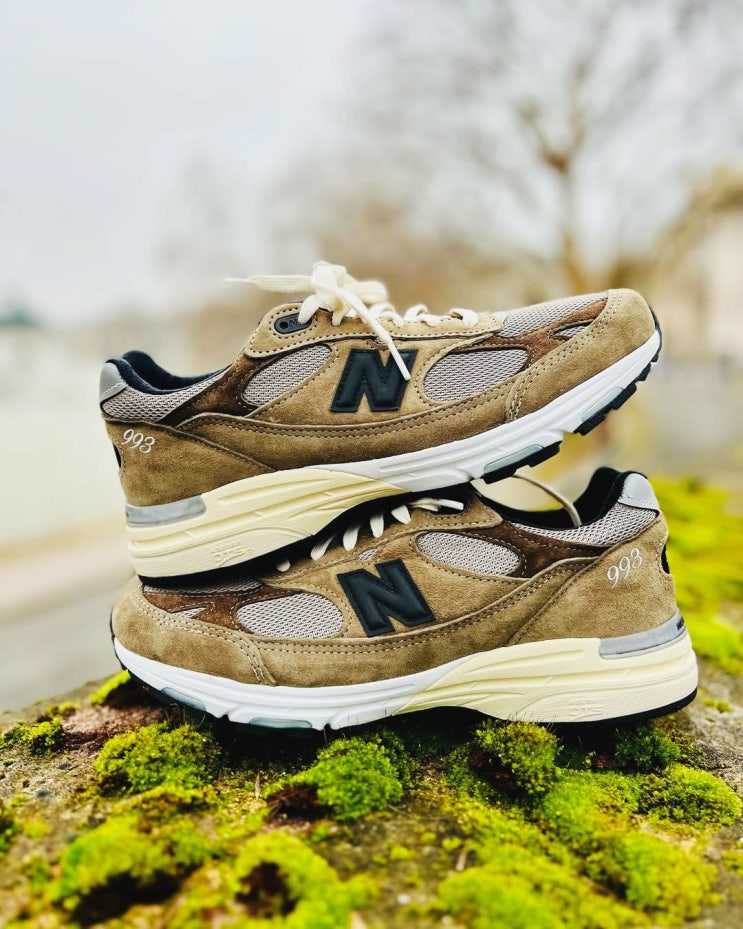 2025년 협업 스니커즈 기대작 발매 : '뉴발란스 x JJJ자운드 993 머쉬룸 화이트' 공개, "New Balance ...