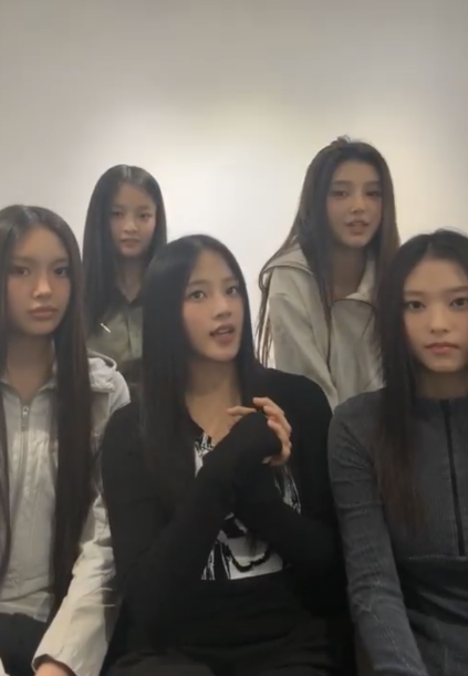 [뉴진스 아니고 '엔제이지(NJZ)'] 인스타 라이브 방송 옷 어디꺼일까? 착장 정보 모음 zip : 네이버 블로그