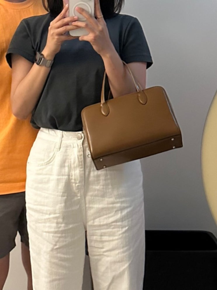 투티에(TOUT Y EST) 로케백 스몰 리뷰 / 디자이너 브랜드 가방 추천 : 네이버 블로그