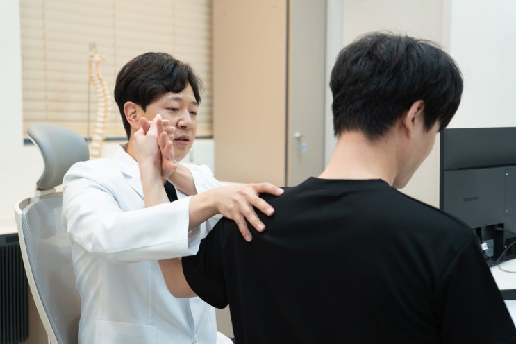 영통역 정형외과 손가락 관절염 통증 원인 4가지 초기 증상과 치료방법 네이버 블로그