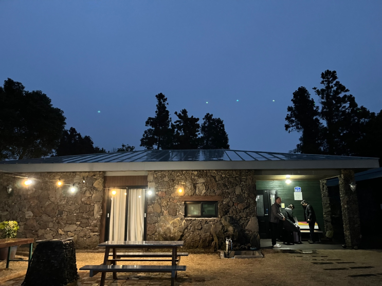 제주도 동쪽 효도여행 2박3일 에어비앤비 숙소 추천비자곶펜션ㅣ구좌읍 30평대 독채방3개 욕실2개ㅣ돌판 바베큐 가능한