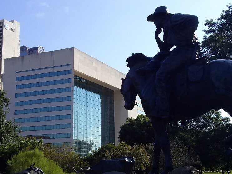 [USA] 미국 미주리, 텍사스 출장: 댈러스 파이오니어 플라자 Pioneer Plaza & The Sixth Floor ...