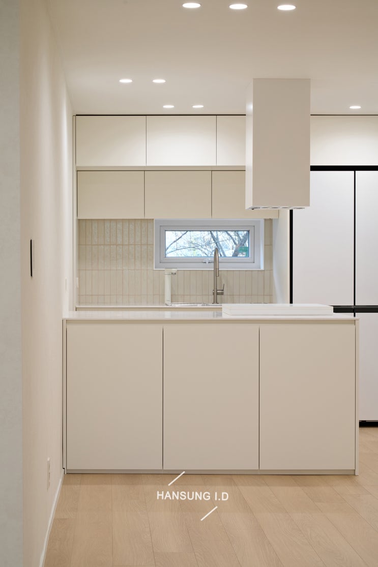 [ 분당 수내동 푸른신성 32평 아파트 인테리어 ] 구축아파트의 변신! 대면형 주방을 가진 30평대 아파트 화이트&모던 인테리어 ...