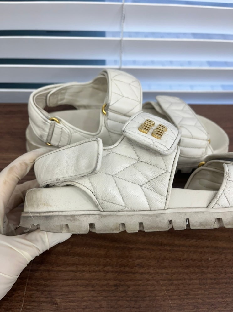 miumiu 미우미우 스포티 마테라쎄 샌들 여름 오기 전 미리 관리하기 : 네이버 블로그