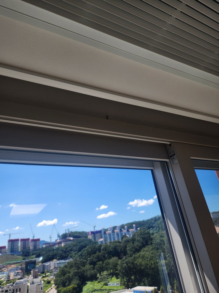 아파트 창문 커튼 타공 구멍 자국 복원 : 네이버 블로그