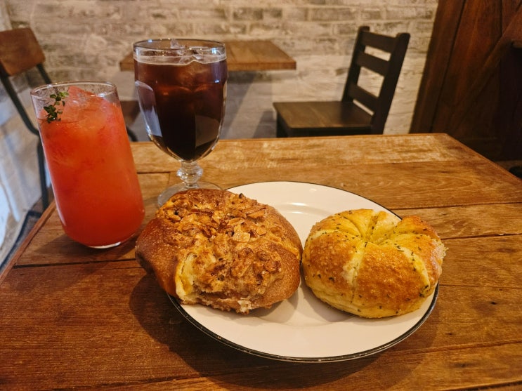 마포 상수 애견동반 가능 상수역 대형카페 홍대베이글 맛집 수상한베이글 홍대 네이버 블로그