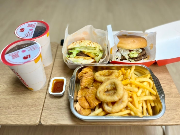 나폴리맛피아 모짜렐라버거, 더블한우불고기버거 내돈내산 : 네이버 블로그