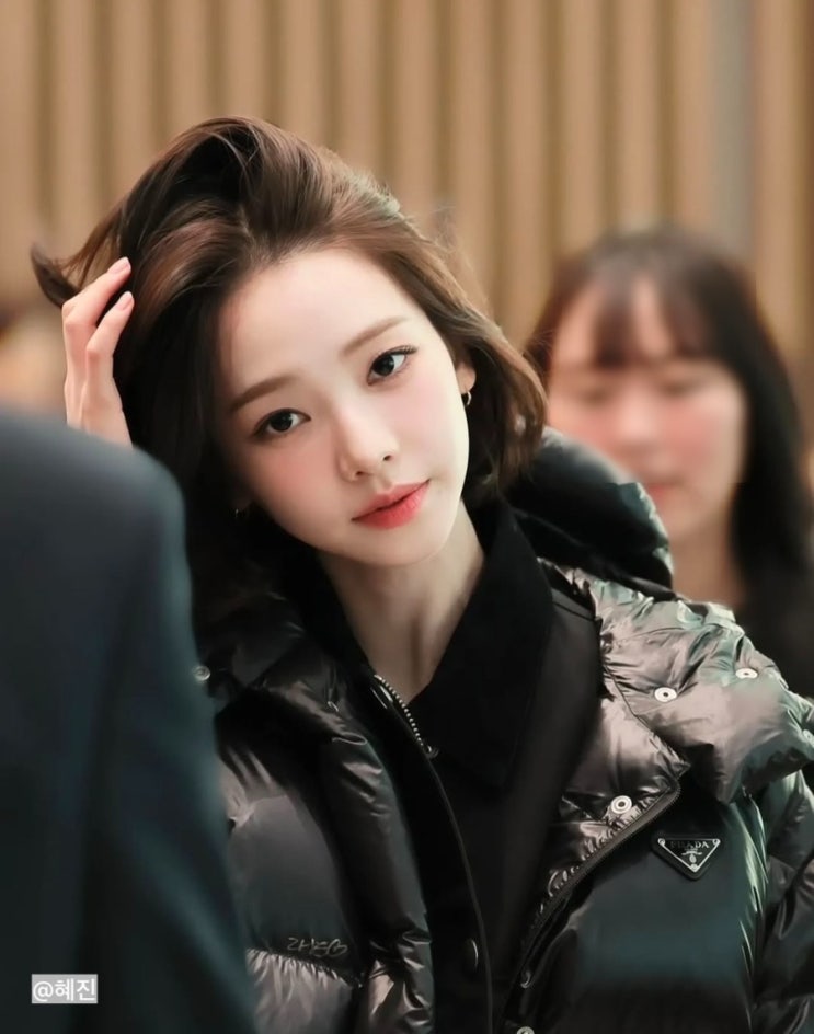 (와,, 감탄만 나오는) 카리나 프라다 단발 공항룩 : 네이버 블로그