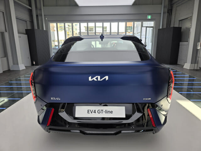 이런 디자인 그 어디서도 볼 수 없었다 기아EV4 : 네이버 블로그