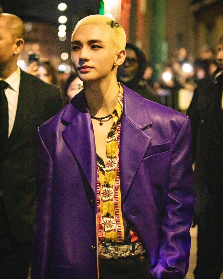 스키즈 현진 x 베르사체 25FW 레전드, 인간 베르사체 강림 : 네이버 블로그